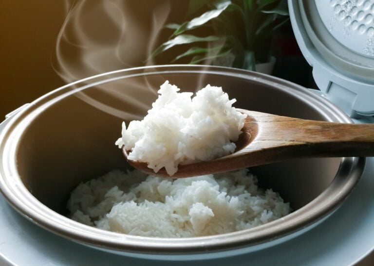 Best Rice to Water Ratio in a Rice Cooker - The Kitchen Community