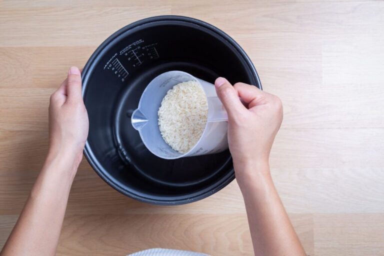 How to Cook Rice in a Rice Cooker - The Kitchen Community
