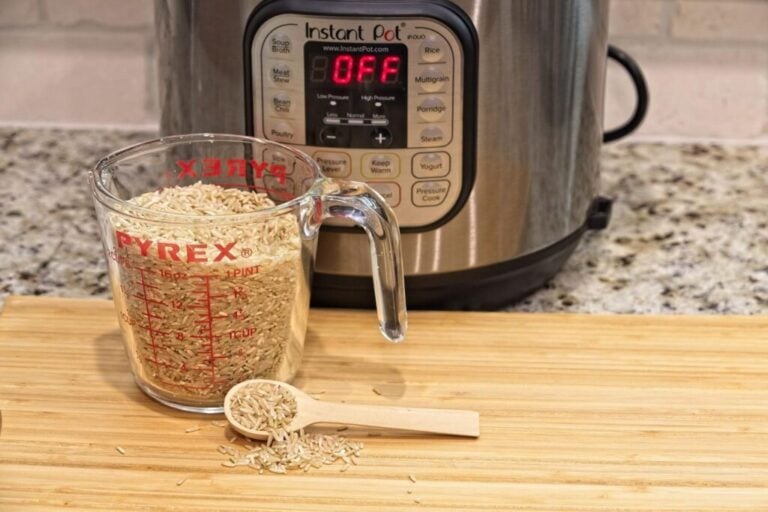 How To Cook Brown Rice In A Rice Cooker (Fluffy & Perfect) - The ...