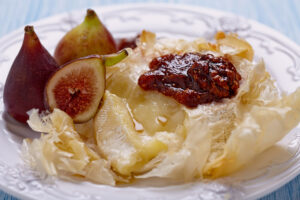Baked Brie in Puff Pastry - The Kitchen Community
