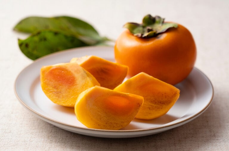 What Does a Persimmon Taste Like? - The Kitchen Community